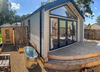 Woodlakes Country Park | Stunning UK Hot Tub Break Norfolk